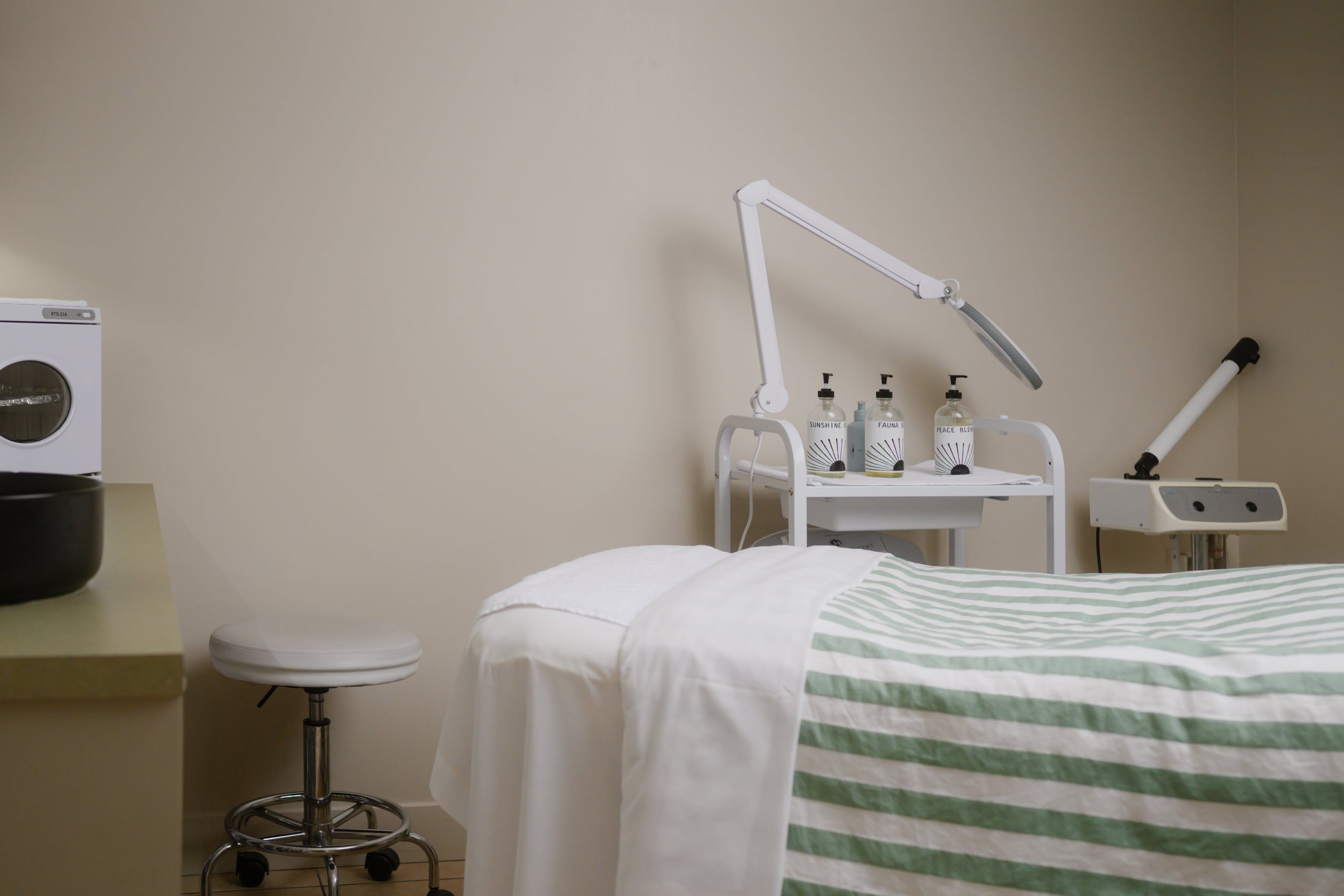 Sunja Link Body Shoppe | Canada